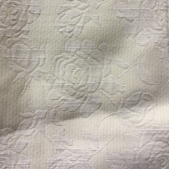 Le Suit | Skirts | Le Suit Elegant White Rose Pattern Pencil Sz 6 ...