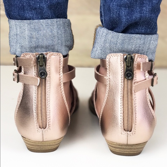 Blowfish | Shoes | Rose Gold Bungalow Strap Sandal | Poshmark