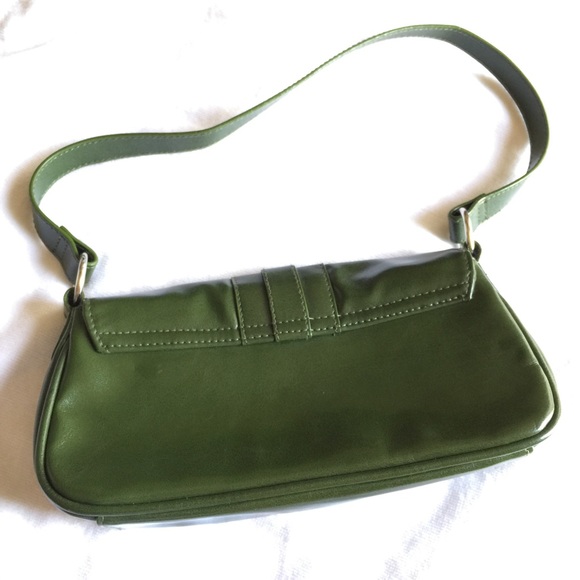 Kenneth Cole Reaction | Bags | Reaction Kenneth Cole Green Shoulder Bag ...
