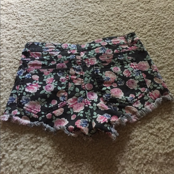 Divided | Shorts | Floral Highwaisted Shorts | Poshmark