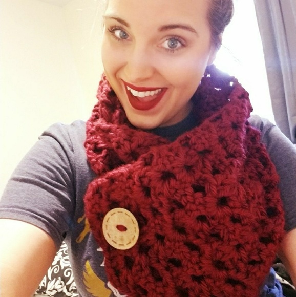 Homemade | Accessories | Large Chunky Lace Cowel Scarf | Poshmark