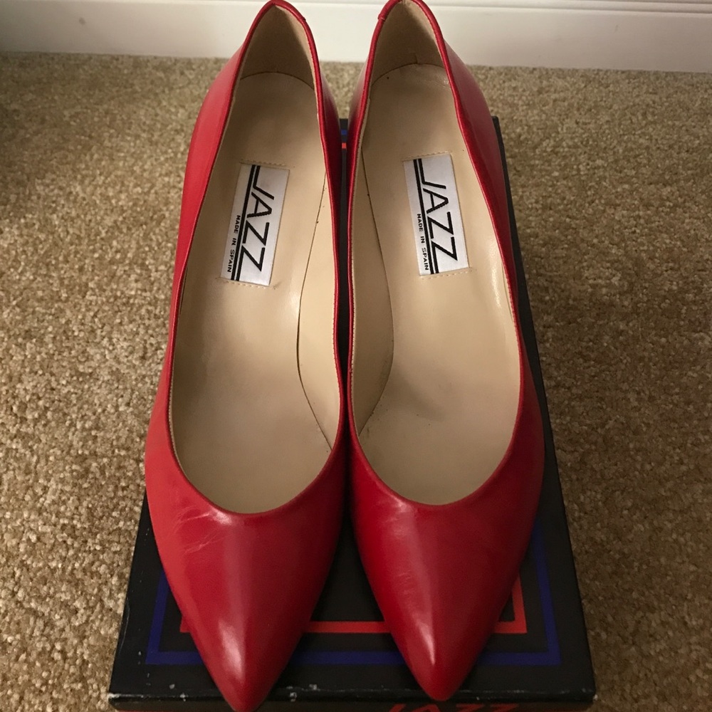 Vintage Red Pumps - Gem