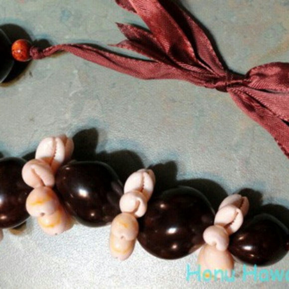 Jewelry | Hawaiian Brown Kukui Nut Cowrie Shell Lei Necklace | Poshmark