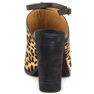 Urban Outfitters | Shoes | Leopard Print Peep Toe Block Heel Sandals ...