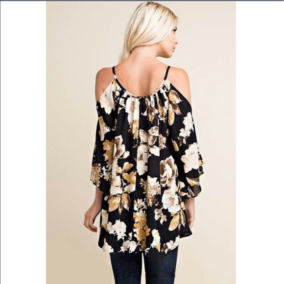 Tops | Beautiful Flowing Cold Shoulder Loose Blouse Top | Poshmark