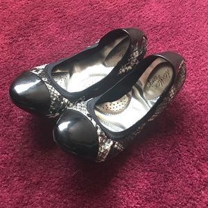 Shoes | Dexflex Snakeskin Flats | Poshmark