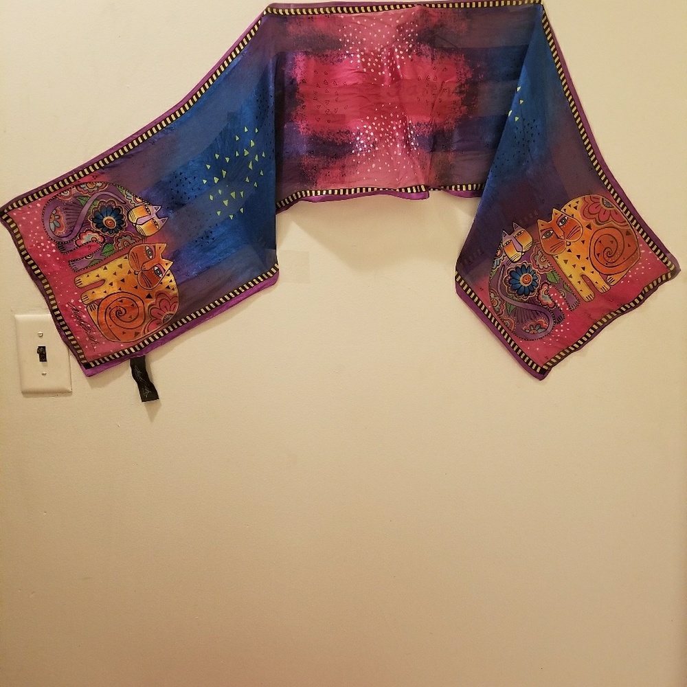 Artist Laura Burch / Custom Made 100% Silkscarf . - Gem
