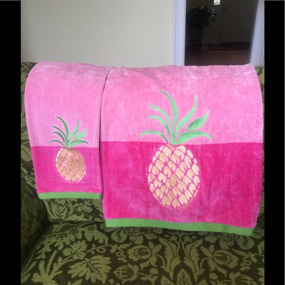 LILLY PULITZER COLLEGE DORM ENVY | Other | Lilly Pulitzer Towels ...