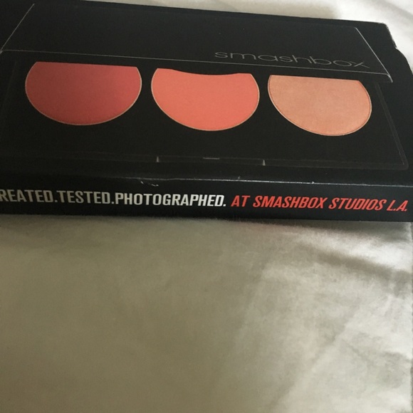 Smashbox | Makeup | Smash Box Blush A Highlight Pallet | Poshmark