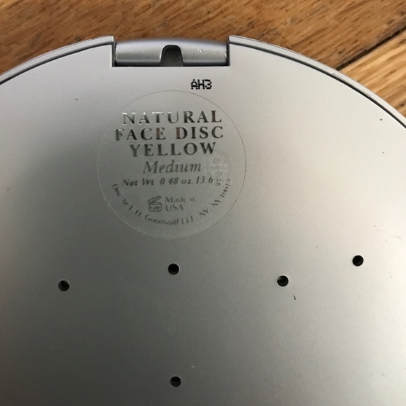Makeup | Lauren Hutton Mediumyellow Face Disc New Unused | Poshmark