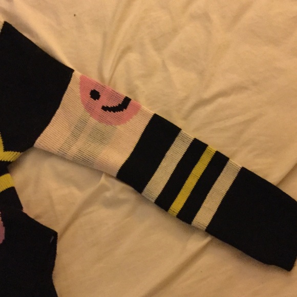 MINKPINK | Sweaters | Minkpink Smiley Face Oversize Daisy Jumper ...