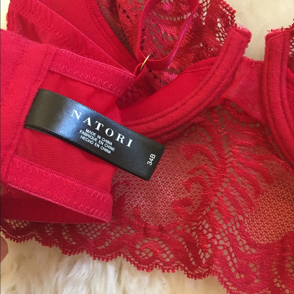 Natori | Intimates & Sleepwear | Natori Cranberry Feathers Underwire ...