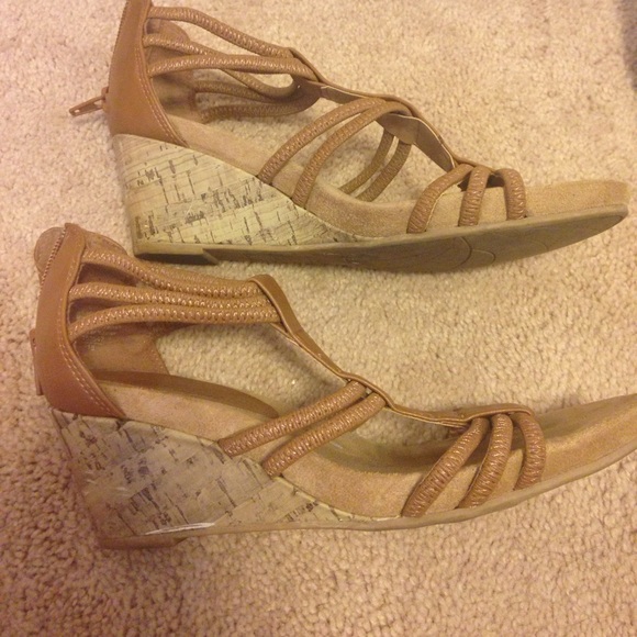 dexflex comfort | Shoes | Brown Wedges | Poshmark