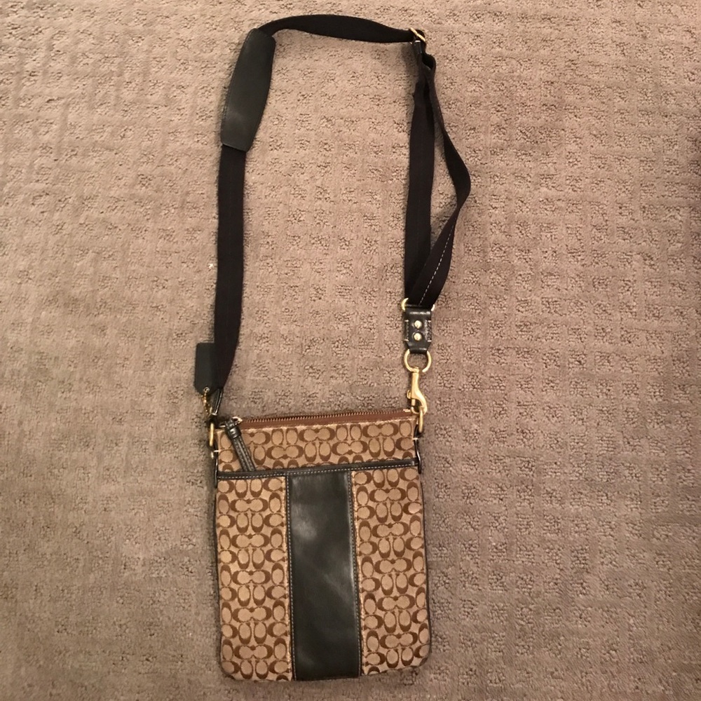 Coach Cross Body Bag With Adjustable Strap - Gem