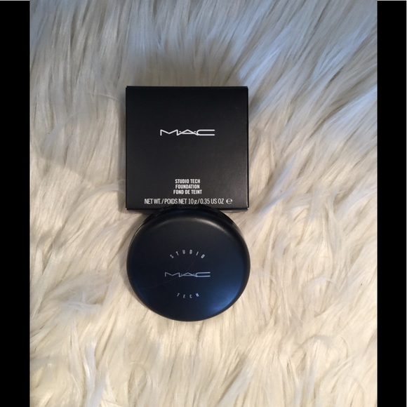MAC Cosmetics | Makeup | Mac Studio Tech Fix Foundation Cream Nc5 ...