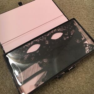 Alyssa's Closet (@alyssarives) | Poshmark