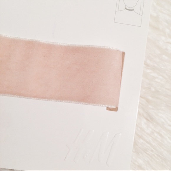 H&M | Jewelry | New Set Of Hm Blush Pink Shell Velvet Chokers | Poshmark