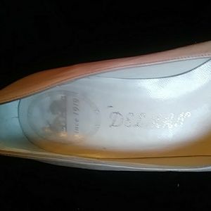 Delman | Shoes | Delman Tanblack Heels Size 5 2m | Poshmark