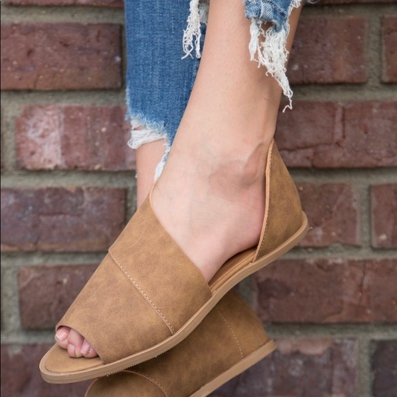 Shoes | Cognac Open Toe Flats Mont Blanc Style | Poshmark