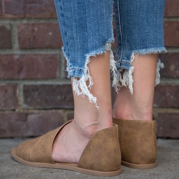 Shoes | Cognac Open Toe Flats Mont Blanc Style | Poshmark