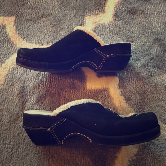 White Mountain | Shoes | White Mountain Fuzzy Clogs Nwot | Poshmark