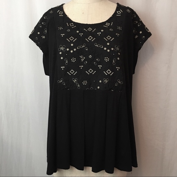 Anthropologie | Tops | Anthro Akemi Kin Black Floral Embroidered Tunic ...