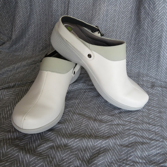 Dansko | Shoes | White Dansko Slingback | Poshmark