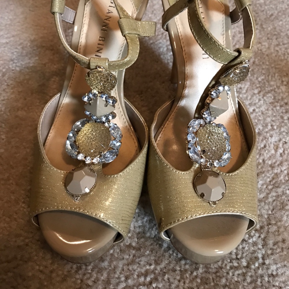 Gianni Bini Platform Shoes - Gem