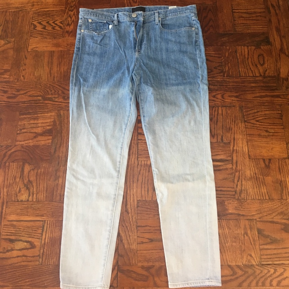 Vince Brand. Fading Blue To White Jeans. - Gem