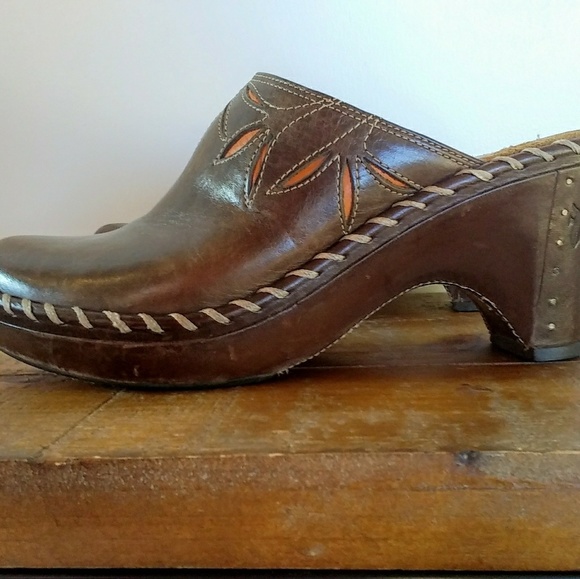 Frye | Shoes | Frye Leather Heeled Clogs Sz 7m | Poshmark