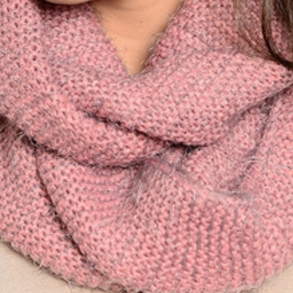 MODA ME COUTURE | Accessories | Soft Cozy Mauve Infinity Scarf | Poshmark