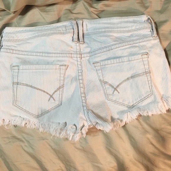 Bullhead | Shorts | Pinstriped Bullhead Short Shorts | Poshmark