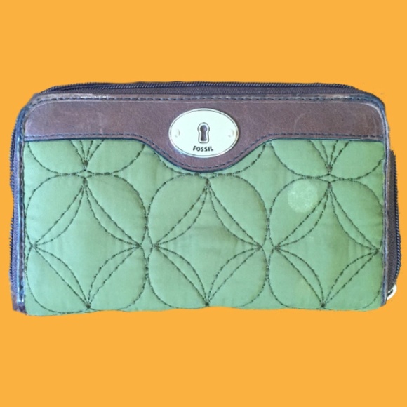 Fossil | Bags | Fossil Keyper Green Wallet | Poshmark