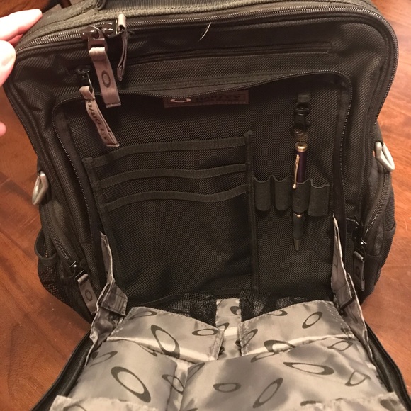 Oakley | Accessories | Oakley Slim Computer Bag | Poshmark
