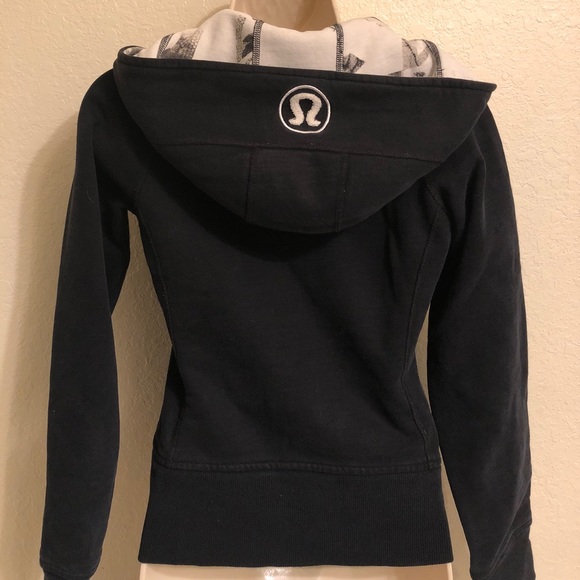 lululemon athletica | Tops | Rare Lululemon Printed Hood Scuba | Poshmark