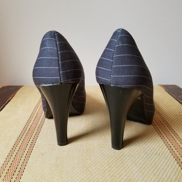 Fioni Shoes | Shoes | Fioni Grey Pinstriped Simple Dress Pumps | Poshmark