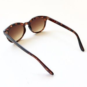 Accessories | On Trend Tortoise Shell Style Fashion Sunglasses | Poshmark