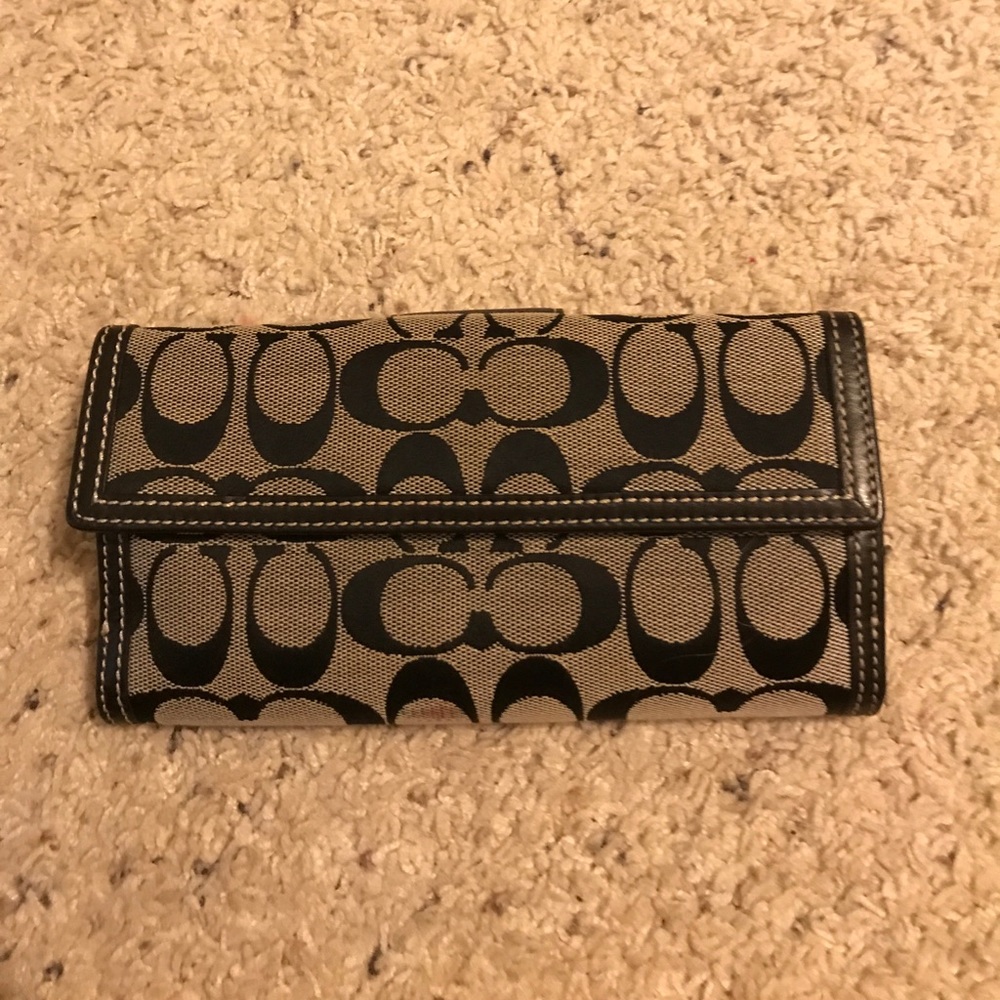 Black Coach Wallet - Gem
