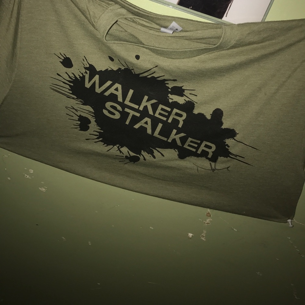 Walking Dead Actor Norman Reedus Signed Shirt - Gem