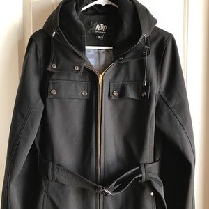 Kristen Blake | Jackets & Coats | Metro Kristen Blake Coat Jacket Fur ...