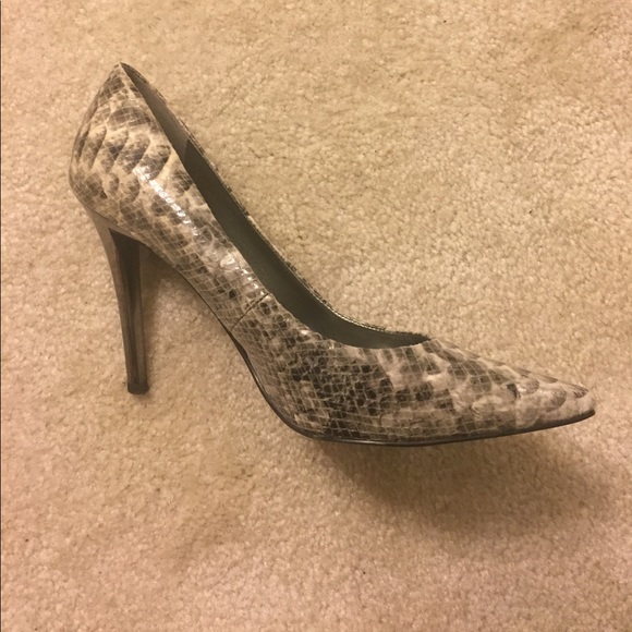 Guess | Shoes | Silver Snake Skin Heels Size 8 | Poshmark