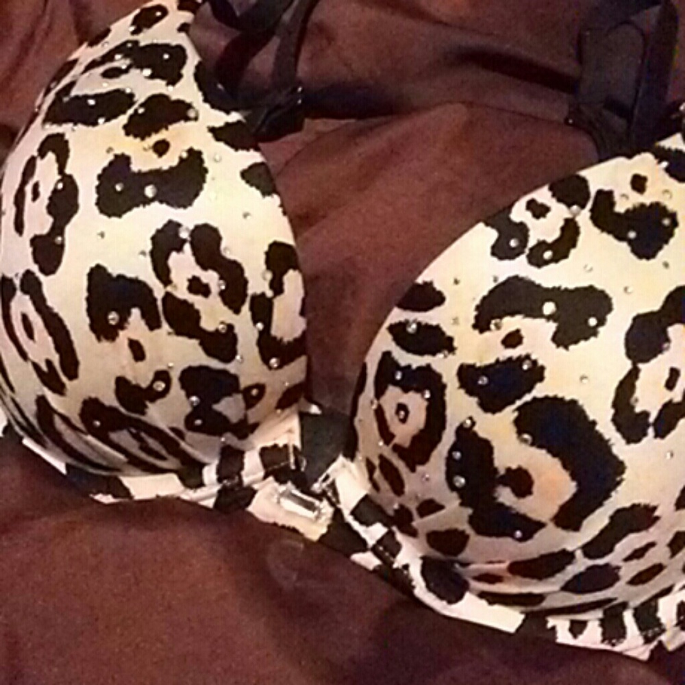 Victoria's Secret Special Edition Fabulous Bra - Gem