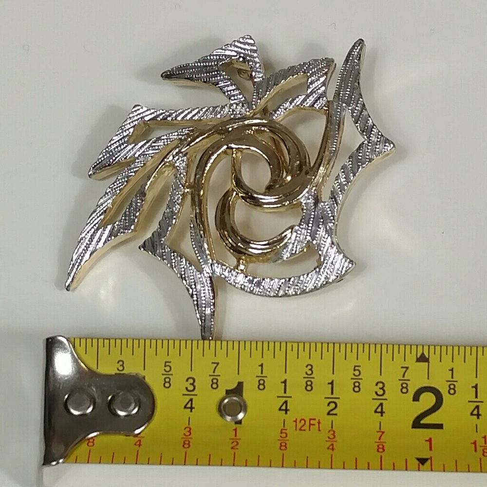 Sarah Coventry 1972 Silver & Gold Toned Booch - Gem