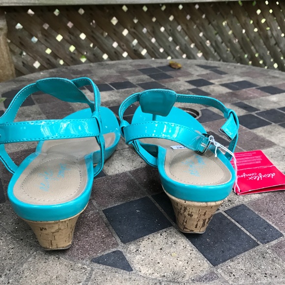 Dex Flex | Shoes | Dex Flex Thong Wedge Sandals | Poshmark