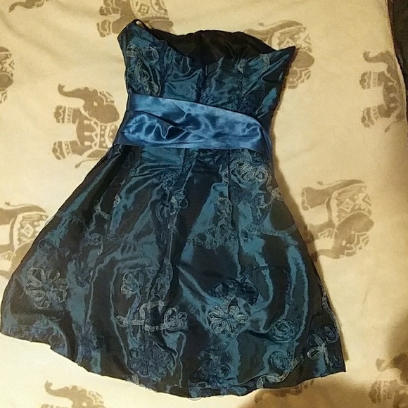 Cache | Dresses | Cach Cocktail Dress | Poshmark