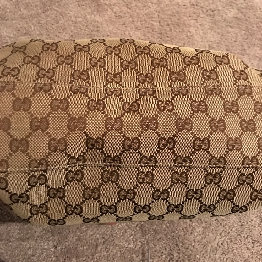 Authentic Gucci Logo Bag - Gem