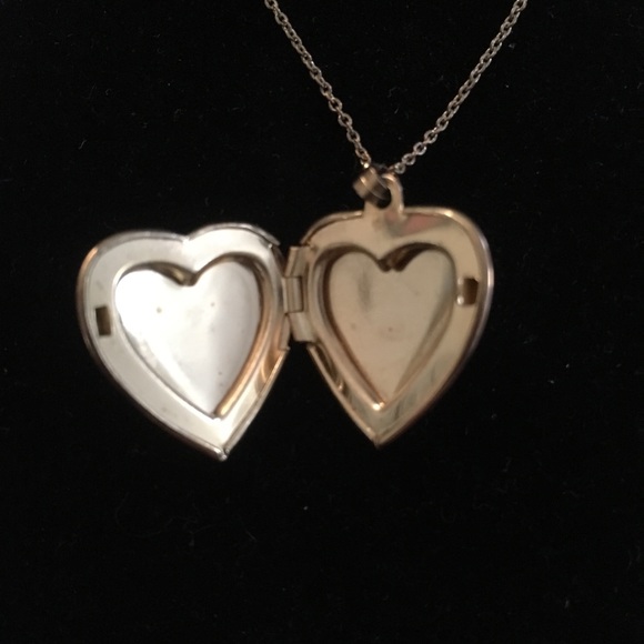 Vintage | Jewelry | Vintage 6s Classic Gold Tone Heart Locket | Poshmark