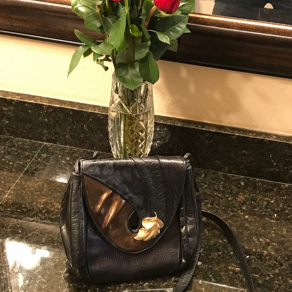 Sharif Black And Gold Decorative Leaf Purse - Gem