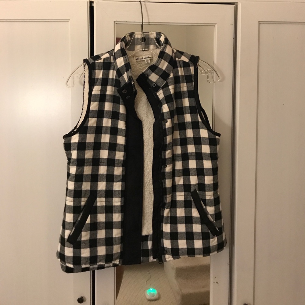Fleece Lined Black White Checkered Vest - Gem