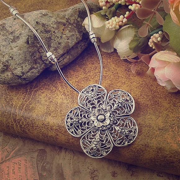 Jewelry | Silver Tibetan Metal Flower Statement Necklace | Poshmark